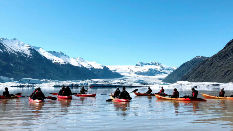 Kayak on Glacier Lagoon | ICEGUIDE